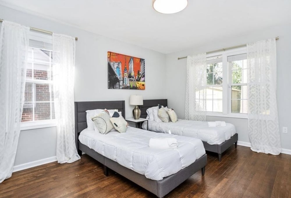 Modern 3bd Home W/hottub - Atlanta, GA