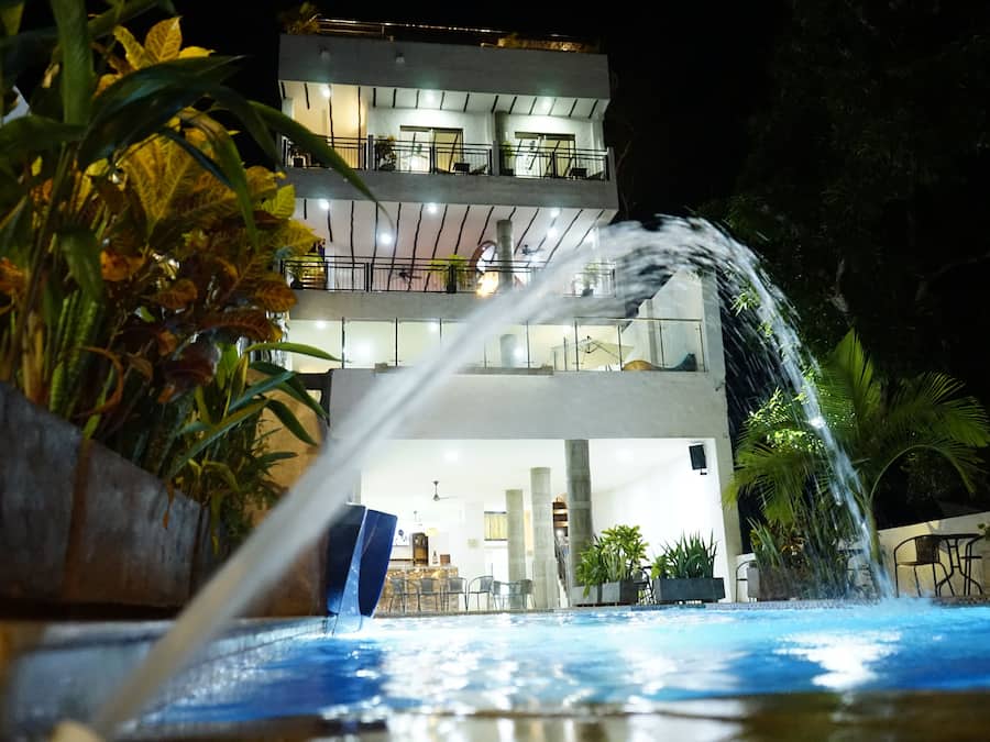 Piscina exterior, da(s) 9:00 à(s) 22:00, guarda-sóis