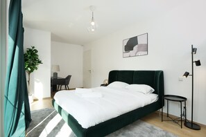 Apartamento | 2 quartos, individualmente decorados, individualmente mobiliados