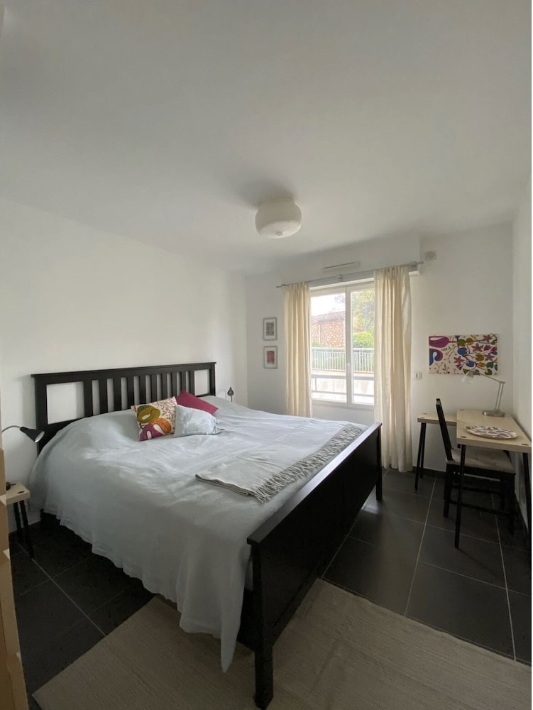 21. Bright Apartment With A Balcony. Pool In The Property Garden - Plage de la Salis - Antibes