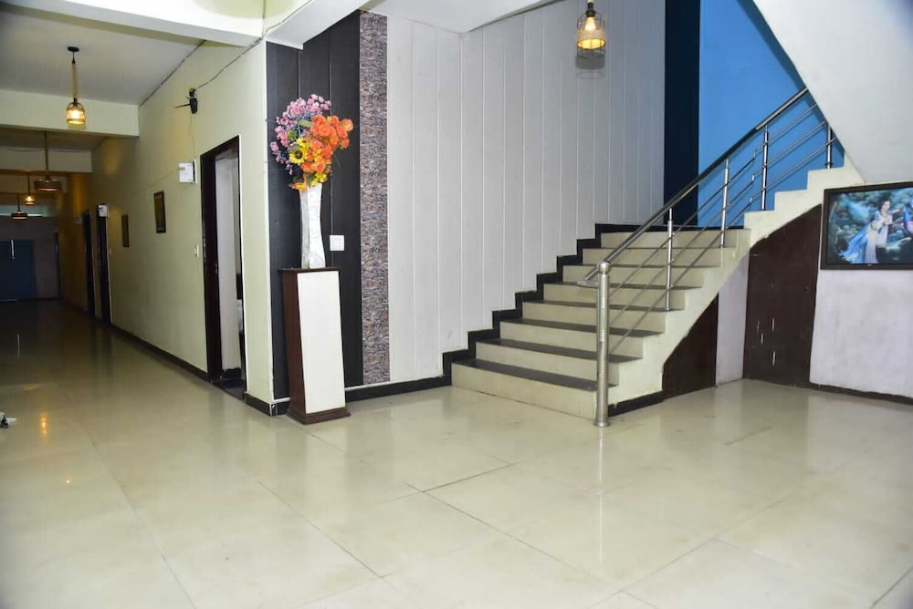 Rama Blue Resort And Restaurant - Naukuchia Taal