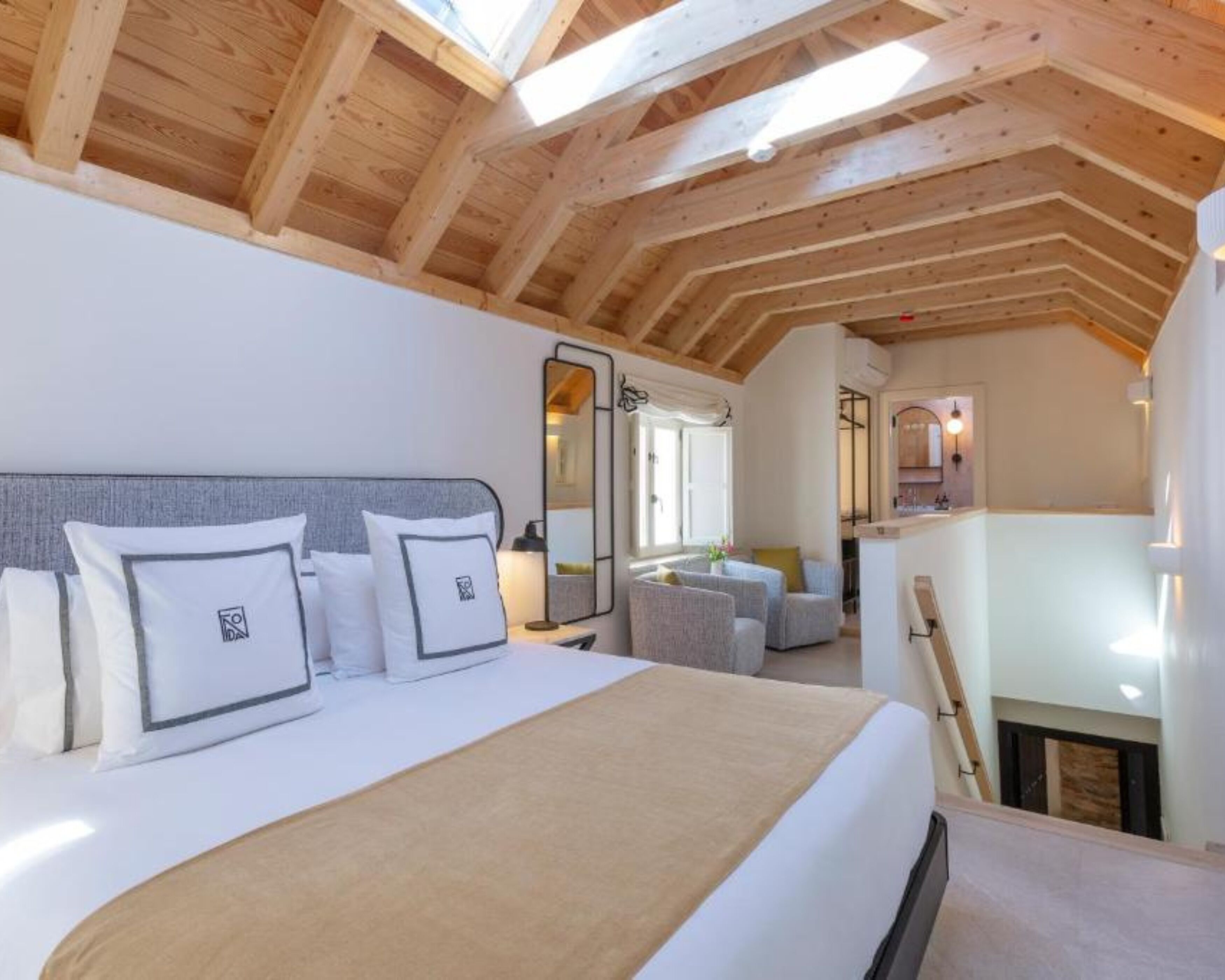 Duplex panorâmico, vista para a cidade | Roupas de cama de algodão egípcio, roupas de cama premium, frigobar