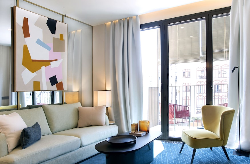 Serviced 2 Bedroom Apartment With Terrace And Community Pool - Sant Adrià de Besòs