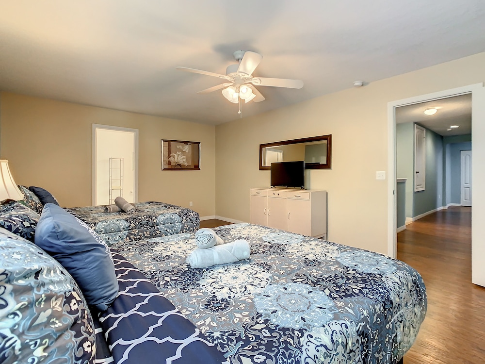 8BR/5BA pool home,Near Disney,SeaWorld,Convention Center - Crystal Cove ...