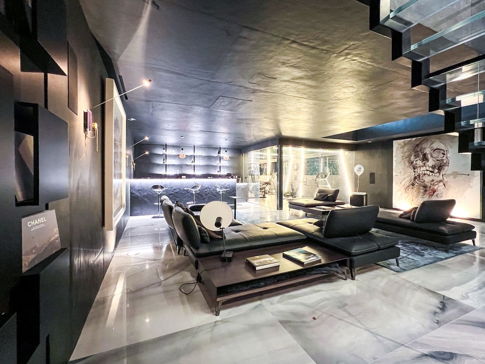 Spectacular Villa With Exceptional Design Features For 10 People - Frontignan