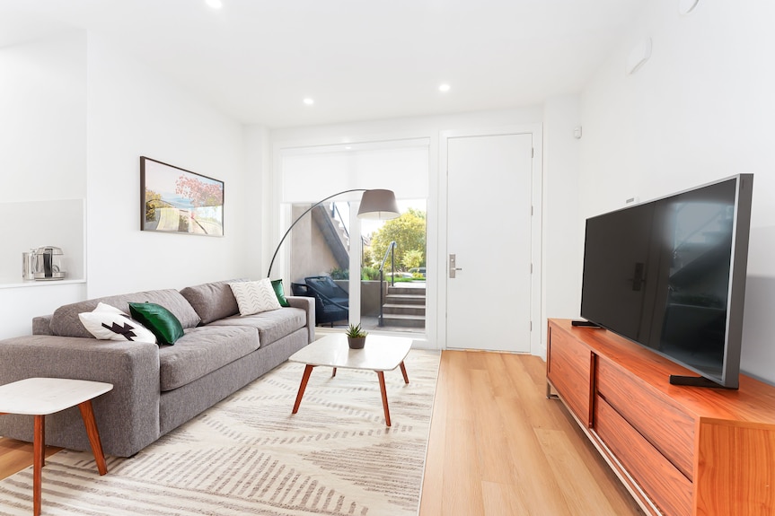 Newly Built Cozy And Modern Guest Suite Retreat - Playland Amusement Park