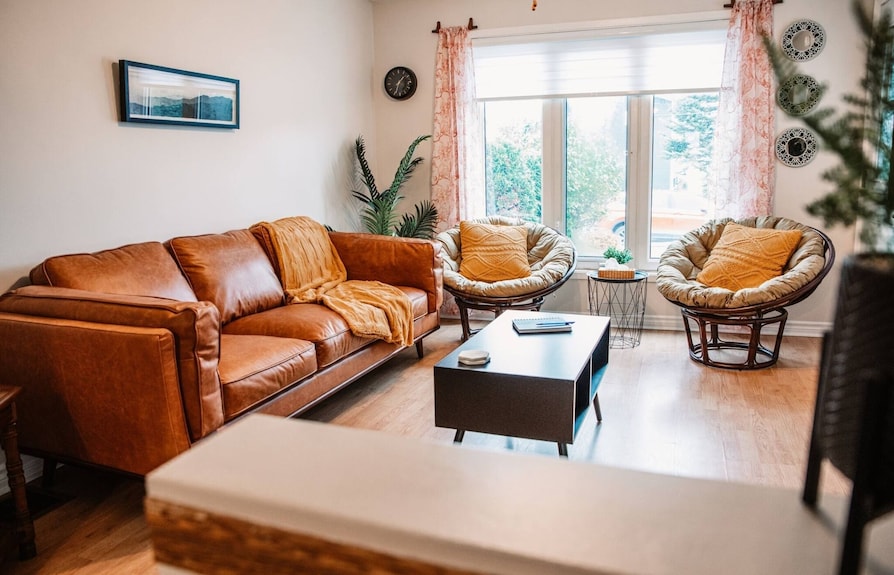 Home W/ Fire Pit+ Big Fenced Yard And Driveway! - Timmins