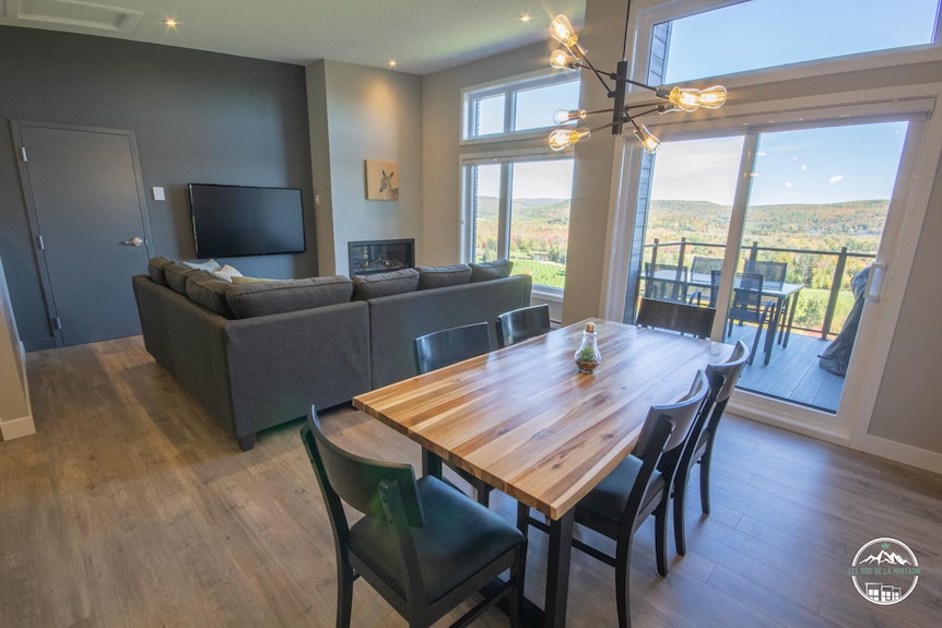 Condo Luxueux En Montagne Avec Vue Sur Golf Et Glissades - Québec