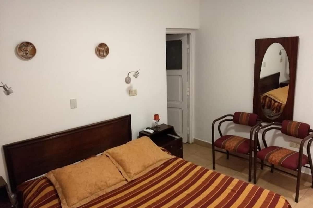 Wi-fi grátis, roupa de cama fornecida