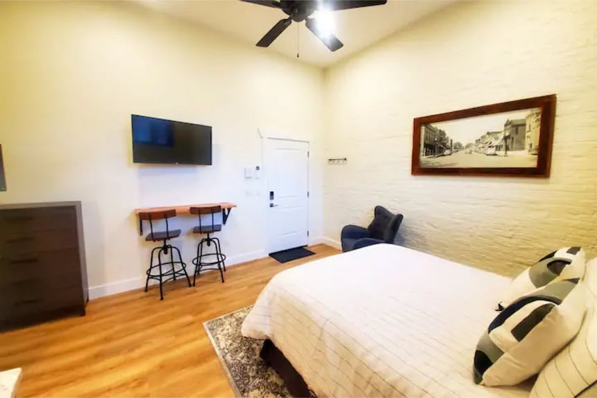 Small Town Apartment Just Steps To Shops, Restaurants And The River! - 일리노이