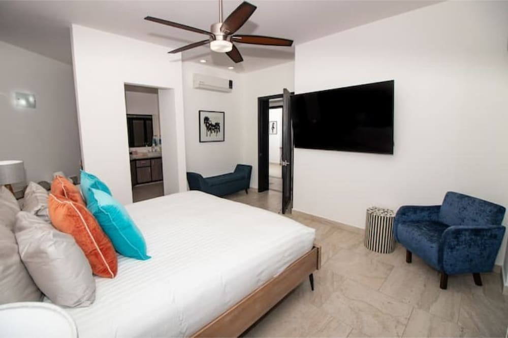 Pedregal Villa W/ Hottub + Private Heated Pool-walk To Beach&marina. Pets Ok - Cabo San Lucas