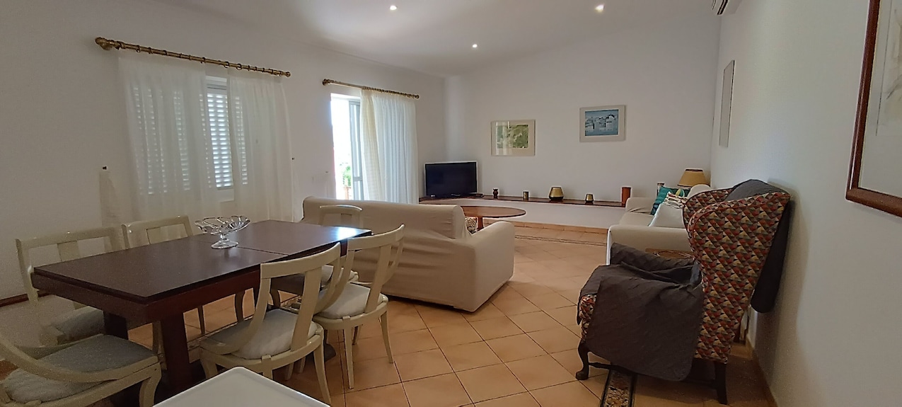 Villa With 3 Bedrooms, 3 Bathrooms, Ac, Wifi. Parking. - Silves