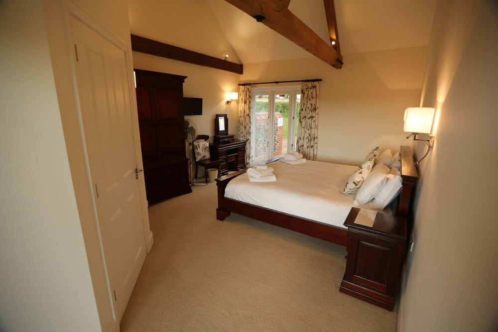 Five Star, Gold Awarded, Barn Conversion In Beautiful Norfolk Hamlet ...