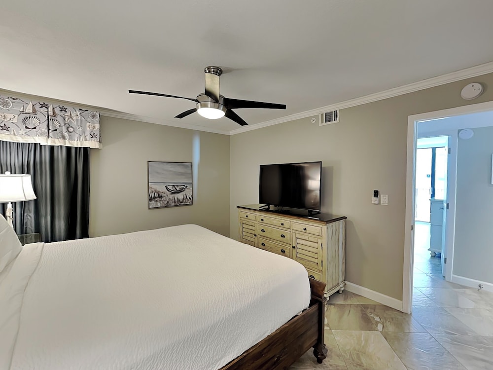 Edgewater Tower III #301 | Huge Gulf Front Balcony + Resort Amenities ...