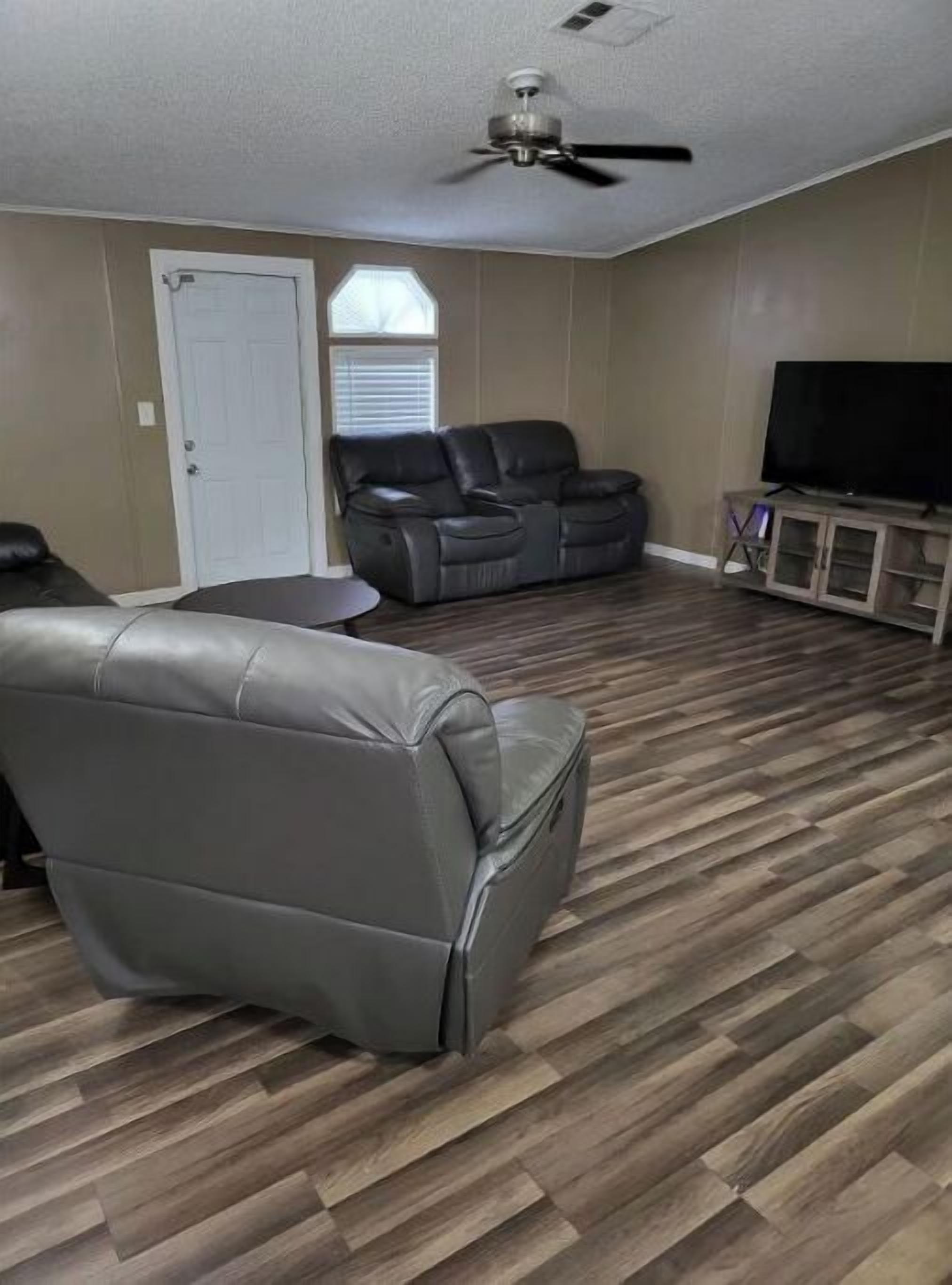 Pet Friendly 3 Bedroom Home With All New Amenities - Plant City, FL