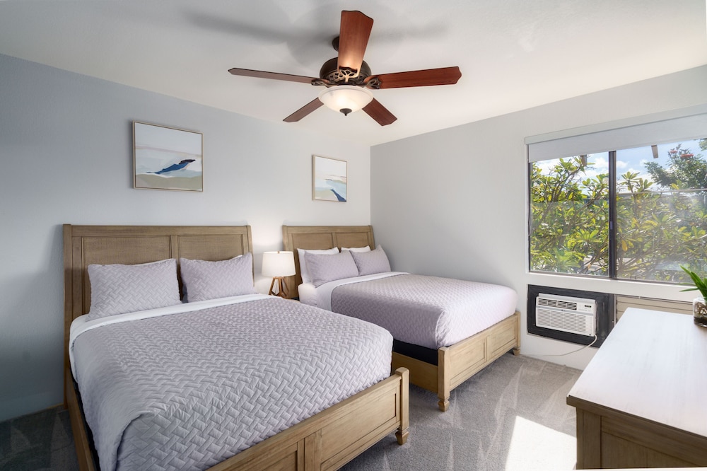 Beautiful Brand New Remodel-ocean Views-sleeps 8-ac-well Equipped - Maui, HI