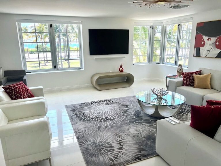 ⭐️⭐️⭐️⭐️⭐️Best Location! Vacation In Paradise On Ocean Dr With Direct Beach View -