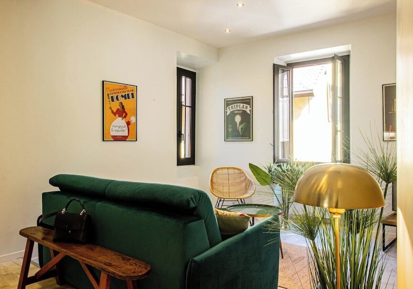 Mistinguett Au Cœur De La Vieille Ville - Annecy