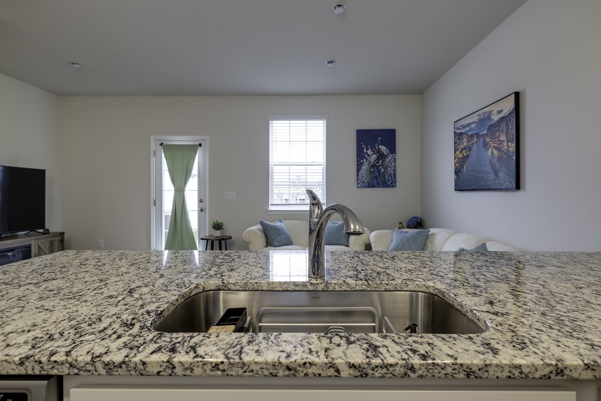 A Walk Away From The Caverns & Central To All Things Shenandoah - Luray