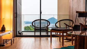 Quarto Twin Design, não fumadores (w/ Onsen Open-Air Bath,Lake view,East) | Vista do quarto