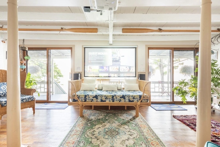 Magical Lakefront Treehouse, Minutes To Downtown - Lansing, NY