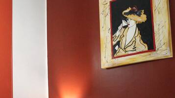 Quarto triplo conforto | Wi-Fi de cortesia, roupa de cama