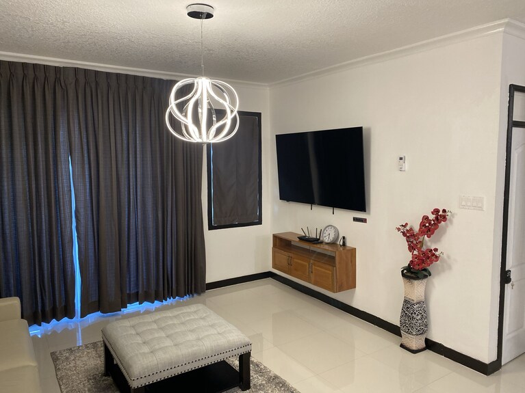 Nesty Place At New Kingston Jamaica - Kingston