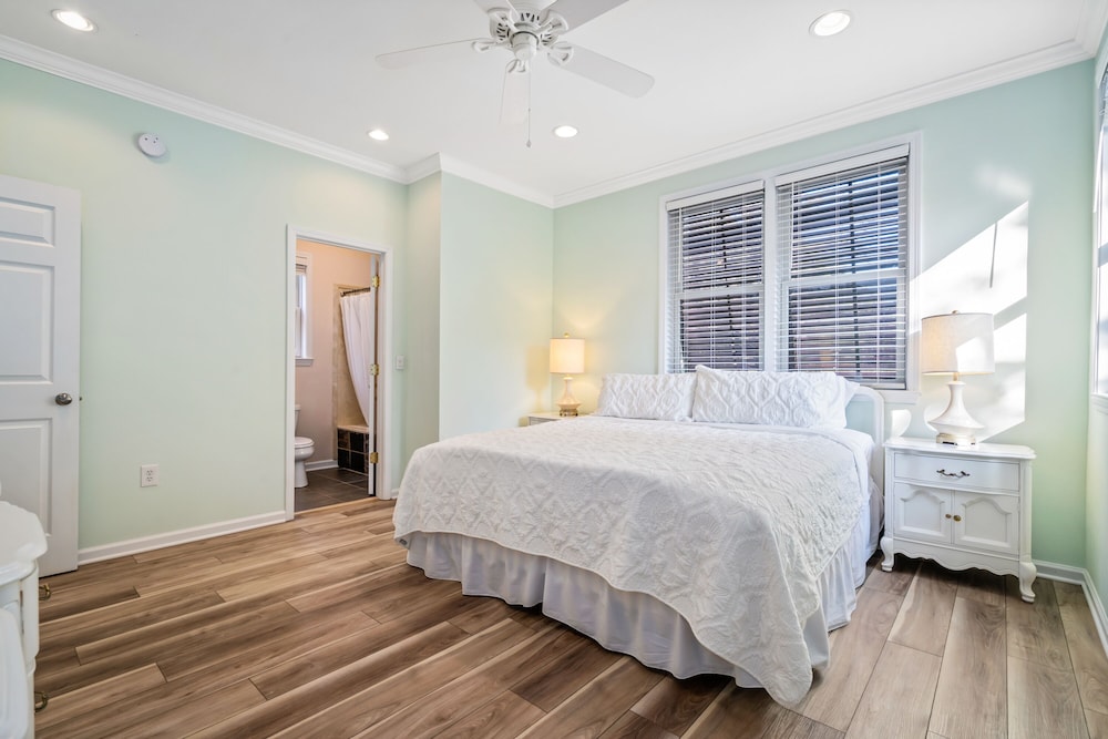 Gorgeous Magnolia Cottage: With Bicycles/beach Equipment- Pet Friendly! Private! - Dauphin Island, AL