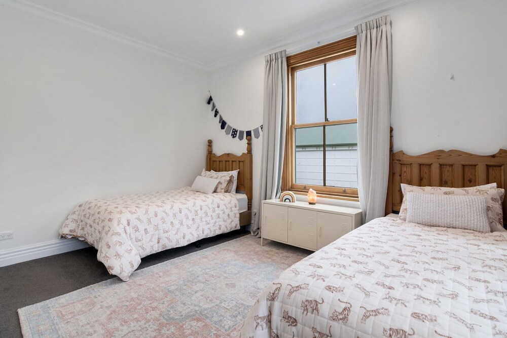 Botham's Beauty - Blenheim Holiday Home - Spring Creek | Vrbo