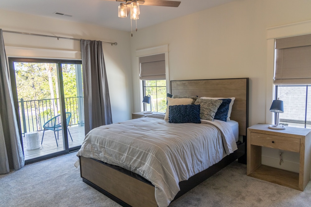 Kayak Kove* DOCK* Lake front Tim's Ford Lake NEW- 2 kayaks - Winchester ...