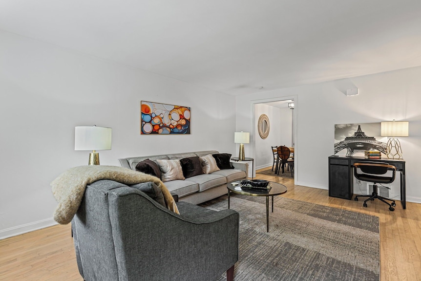 Sleeps 5, 3 Queen Beds, Centrally Located, Near Downtown Kc & County Club Plaza - Gladstone, MO