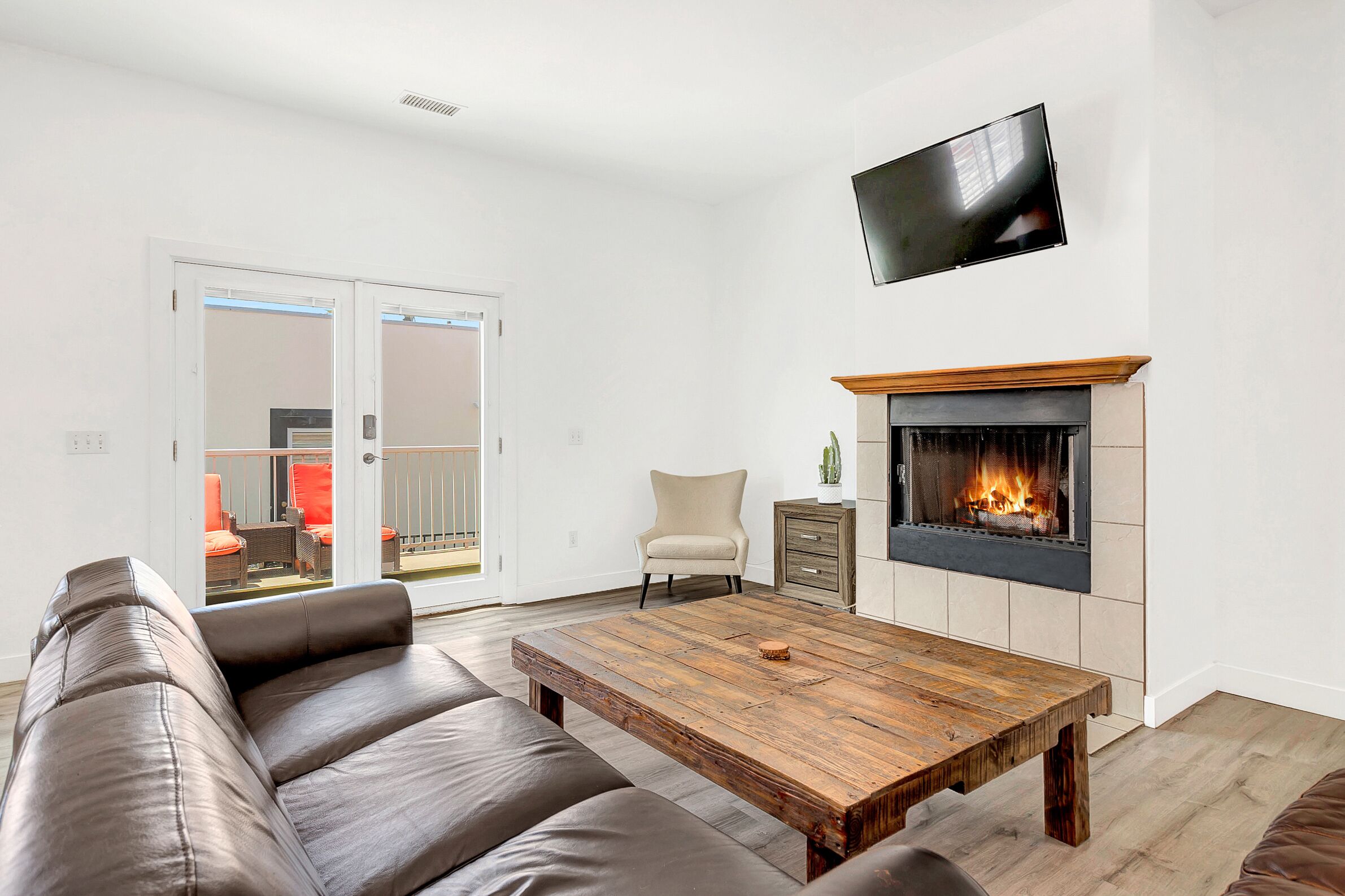 Massive Beachside 6 Bed 6 Bath Condo W/ Outdoor Patio Perfect For Large Groups - Ocean Beach - San Diego