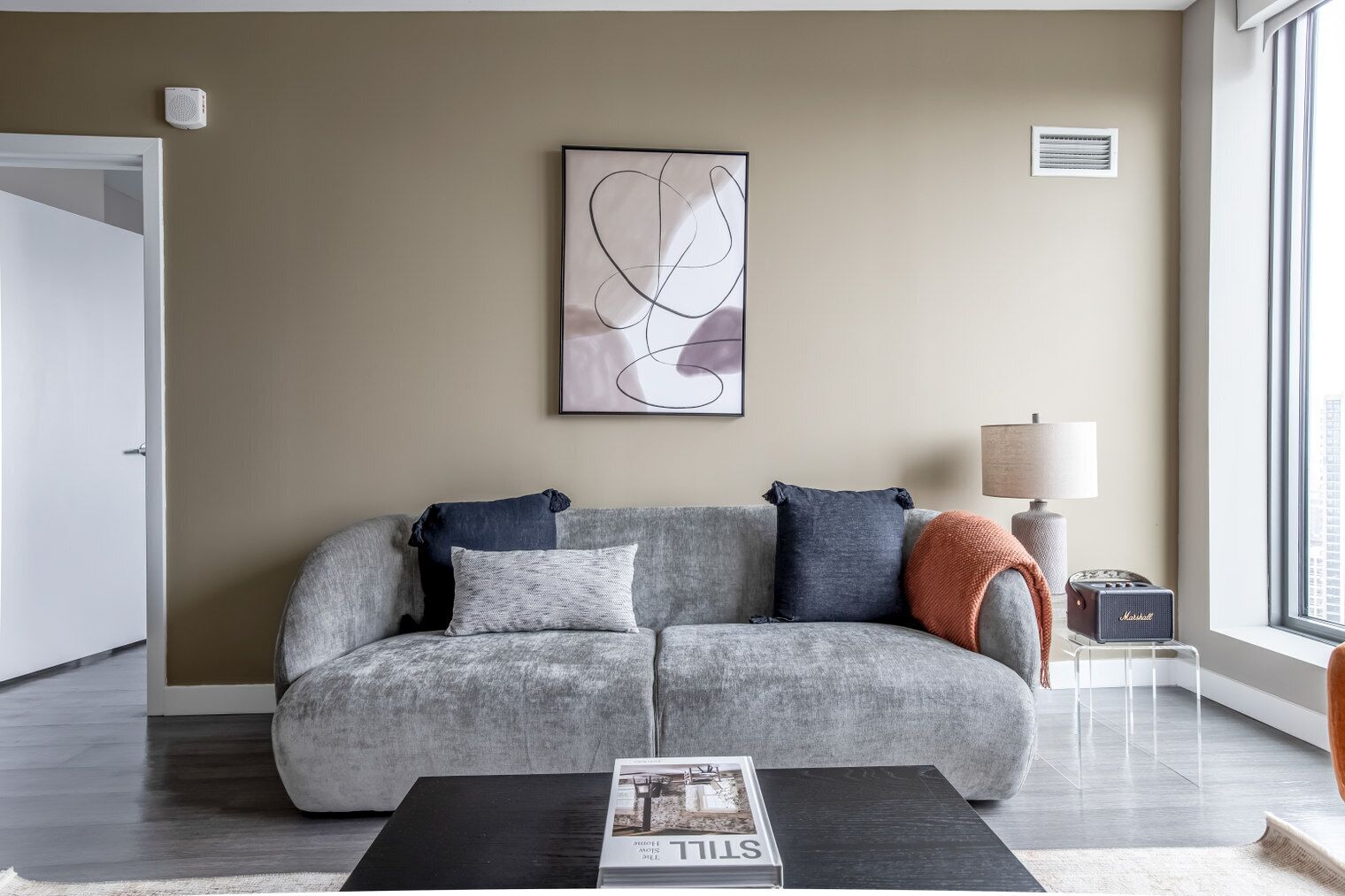 Airy North Station 2br W/ W/d & Gym, Nr Td Garden, By Blueground - Malden, MA