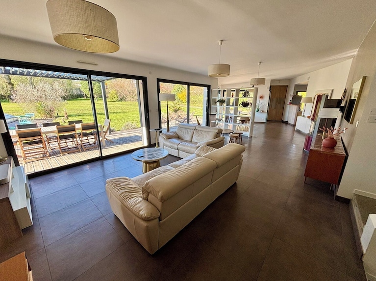 Comfortable Contemporary Villa With Swimming Pool, Large Plot, Fiber / Wifi - Rodez