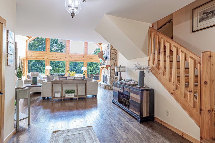 Huge Spacious Cabin On The Lake. Mountain/lake Views - Lake Lure, NC