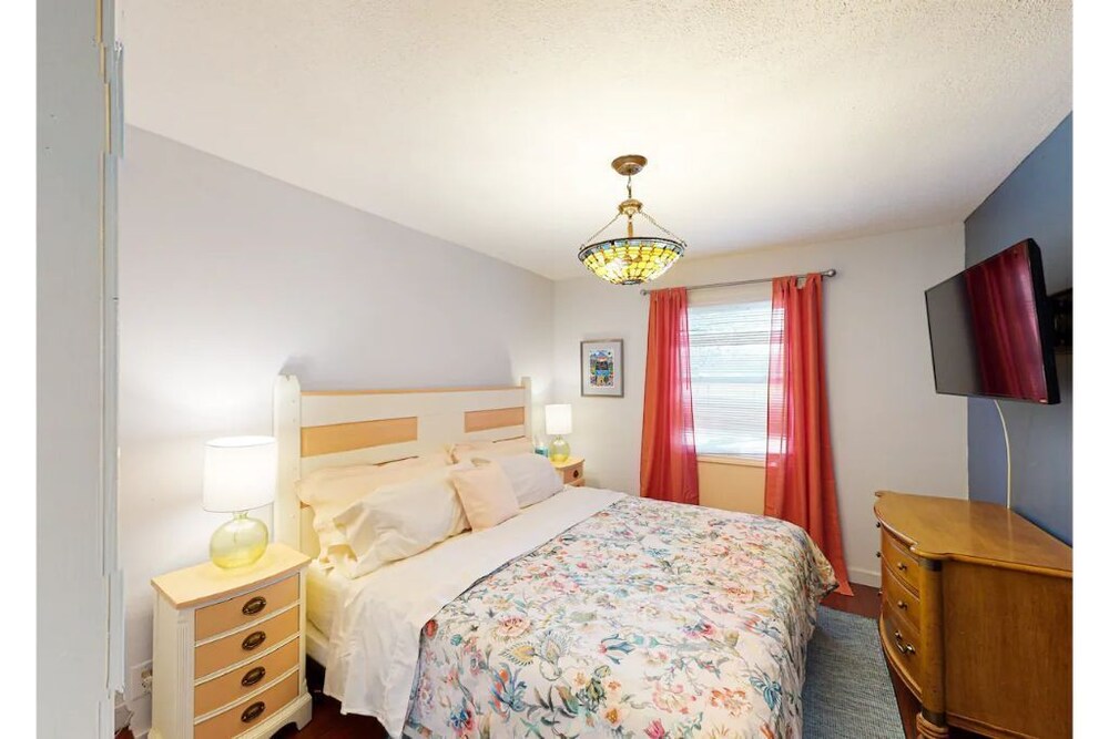 Best multi house compound for 10 to 30 Persons. Only 59 dollars per ...