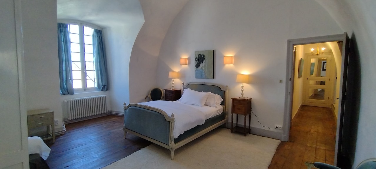 Le Donjon Du Château De Balsac, Une Propriété Historique Entre Conques Et Rodez - Aveyron