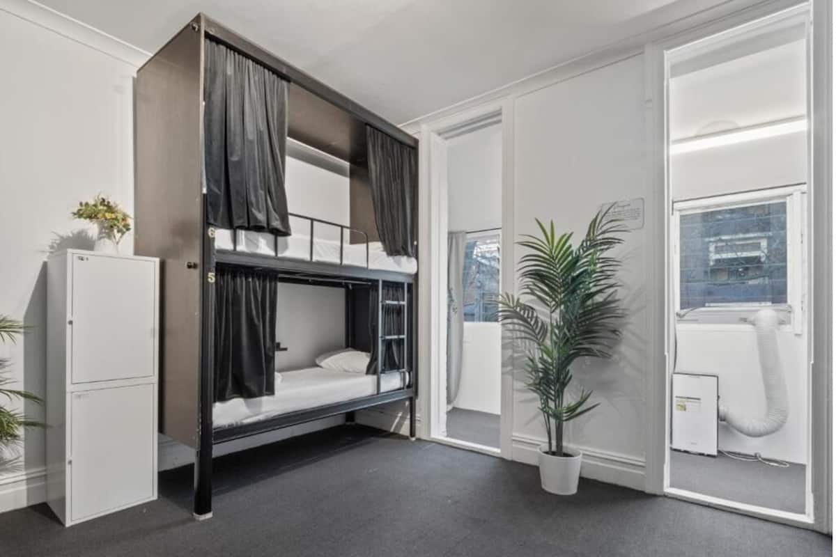 Quarto duplo, banheiro compartilhado | Roupas de cama premium, Wi-Fi de cortesia, roupa de cama