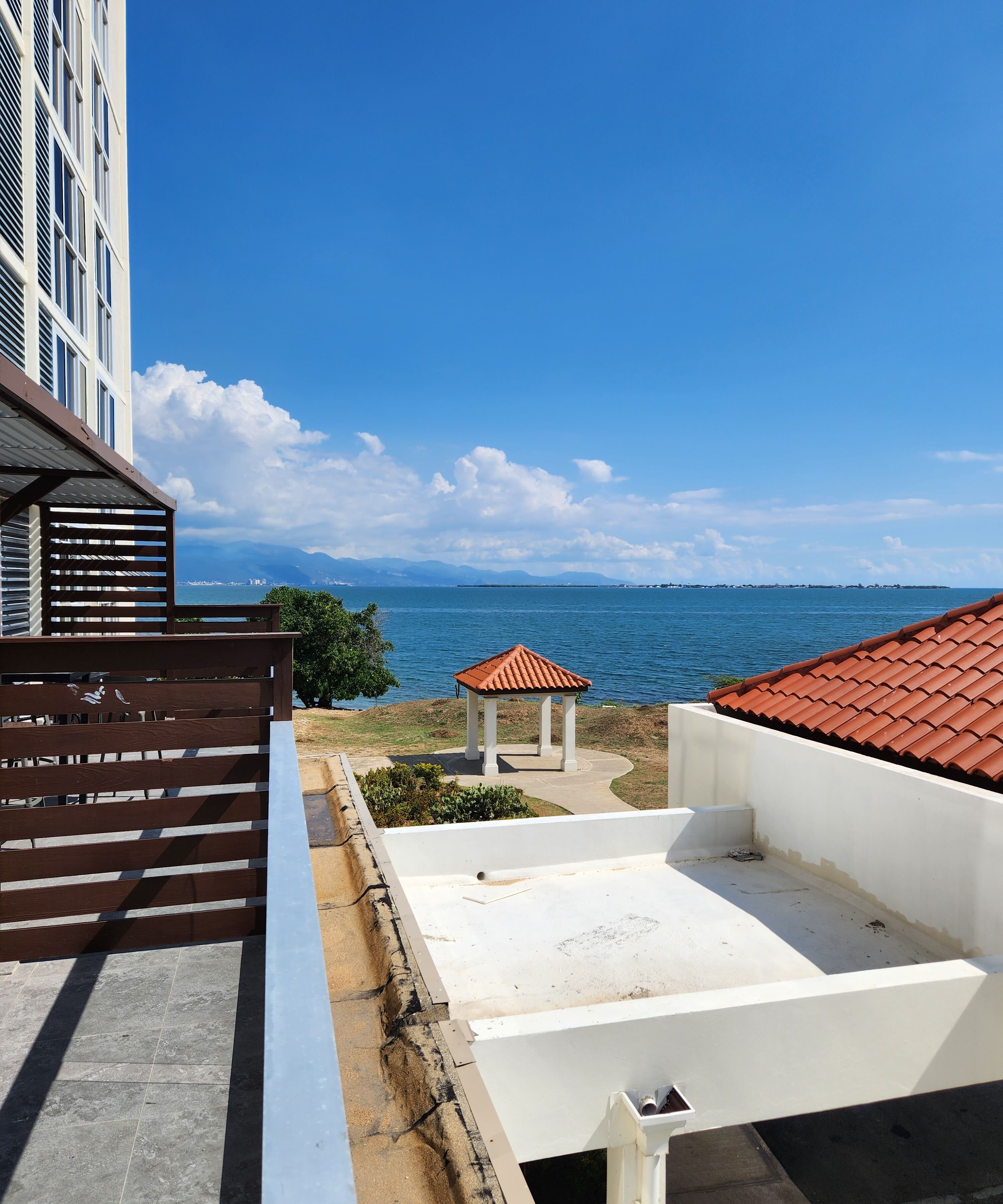 Balcony Breeze @ Bayfront Villas Portmore in Portmore: Find Hotel ...