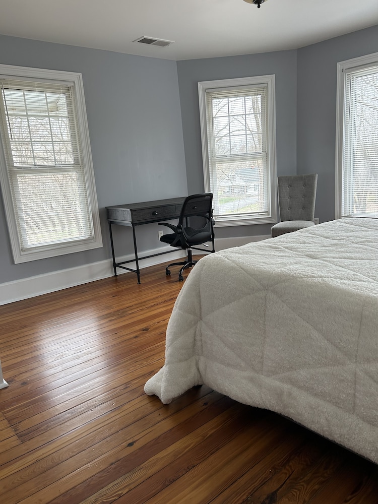 Country Comfort And Views - 10 Minutes From Restaurants. - Indiana