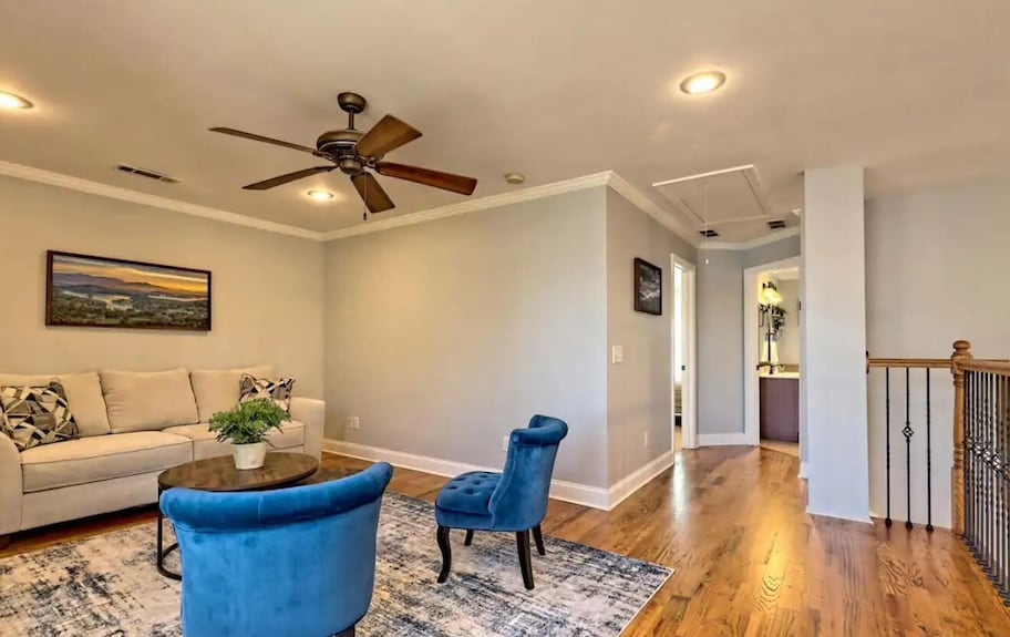 Lakehouse, Dock, Hot Tub & Tesla Charger. Ideal For Entertaining. Pet-friendly! - Hiawassee, GA