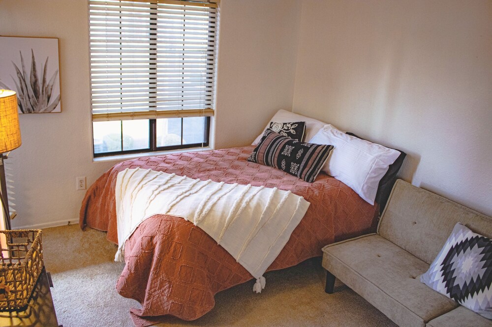Cozy And Comfortable Desert Retreat Close To Your Phoenix Fun - Phoenix, AZ