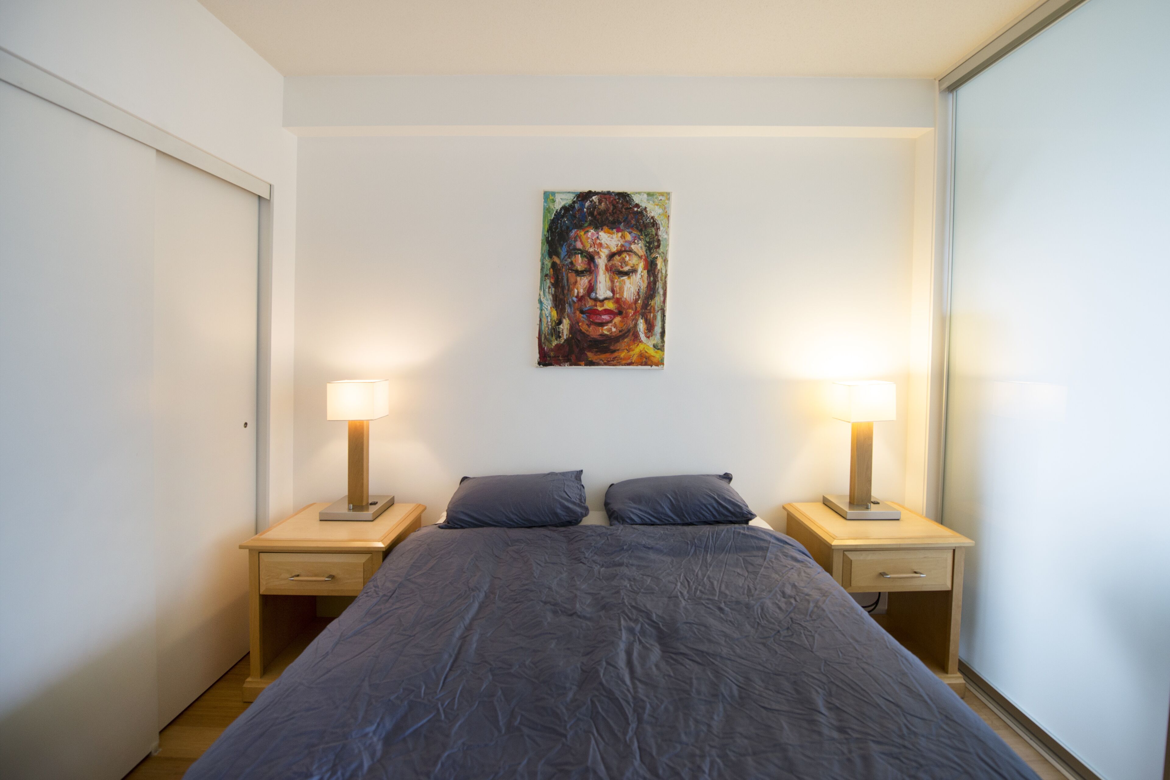 Stylish, Bright, Chinatown Condo, W/secure Parking, Pet Ok, View, Self-check-in. - North Vancouver