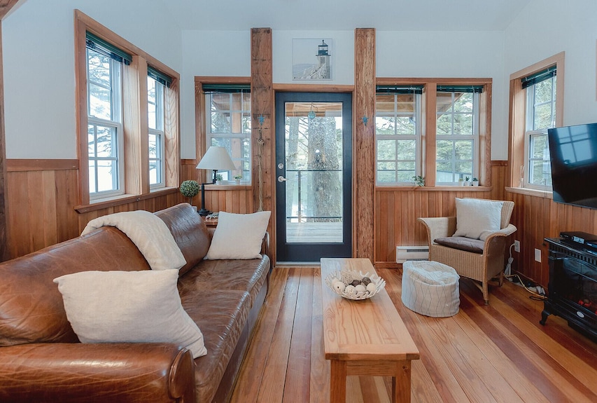 Beachfront Cabin With Incredible Views! Salty Dog - ユークルエレット