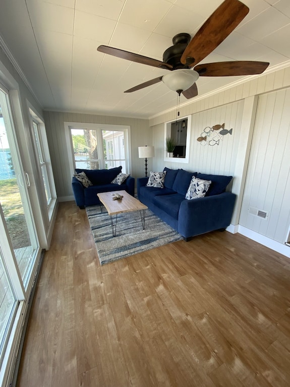 Lake Marion Lakehouse With 180° Lake View - Lake Marion, SC