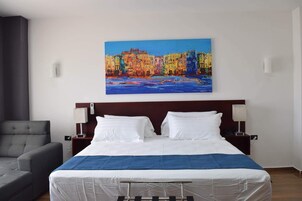 Camas com colchões de espuma com sistema de memória, escrivaninha