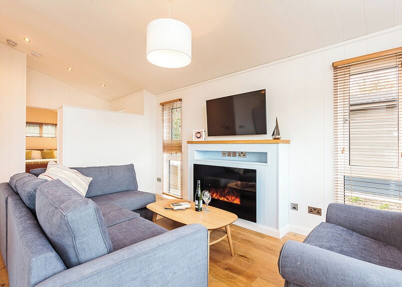 1 Bedroom Accommodation In Wootton Bridge, Nr Cowes - Isle of Wight