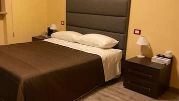 Quarto conforto, 1 cama Queen, banheiro privativo | Wi-Fi de cortesia, roupa de cama