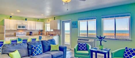 Condo, 2 quartos | Área de estar