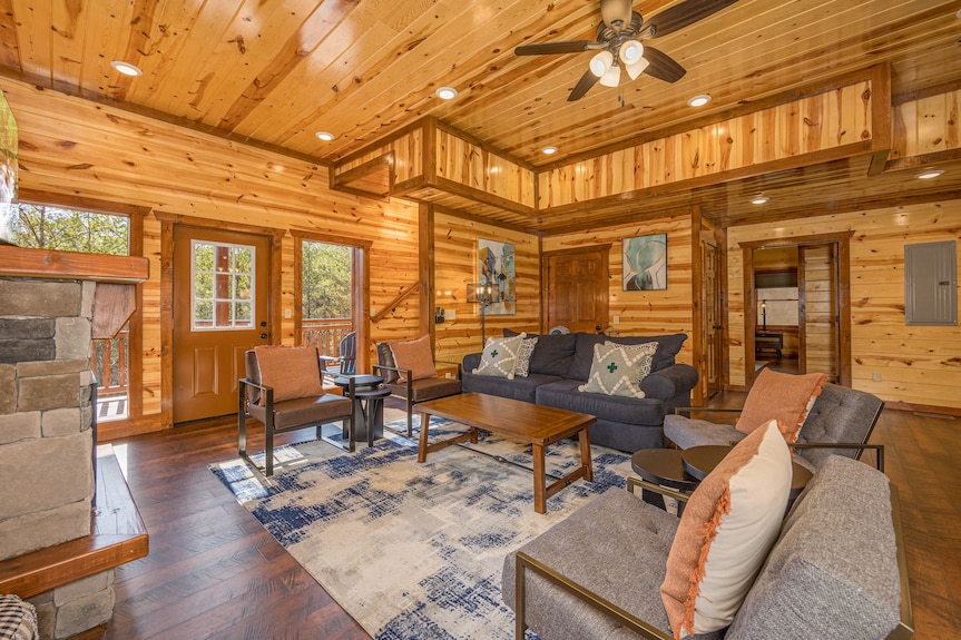 Amazing Arcade! Free Local Attractions! Huge Outdoor Pavilion Pvt Pool Hottub - Tennessee